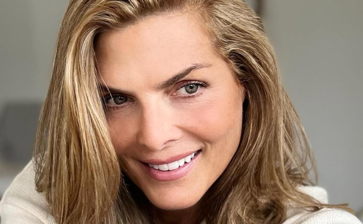 Montserrat Oliver se convierte en Miroslava Stern con deslumbrante look ...