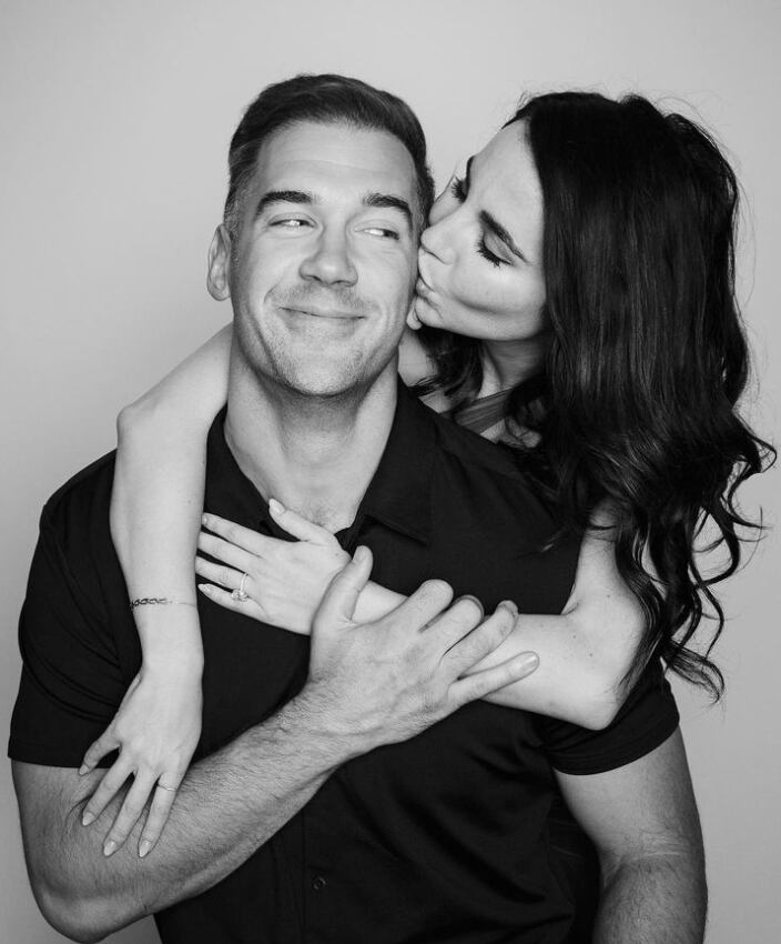 A qué se dedica el futuro esposo de Martha Higareda