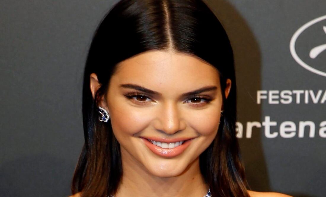 Kendall Jenner toma el sol de primavera con un microkini de flores
