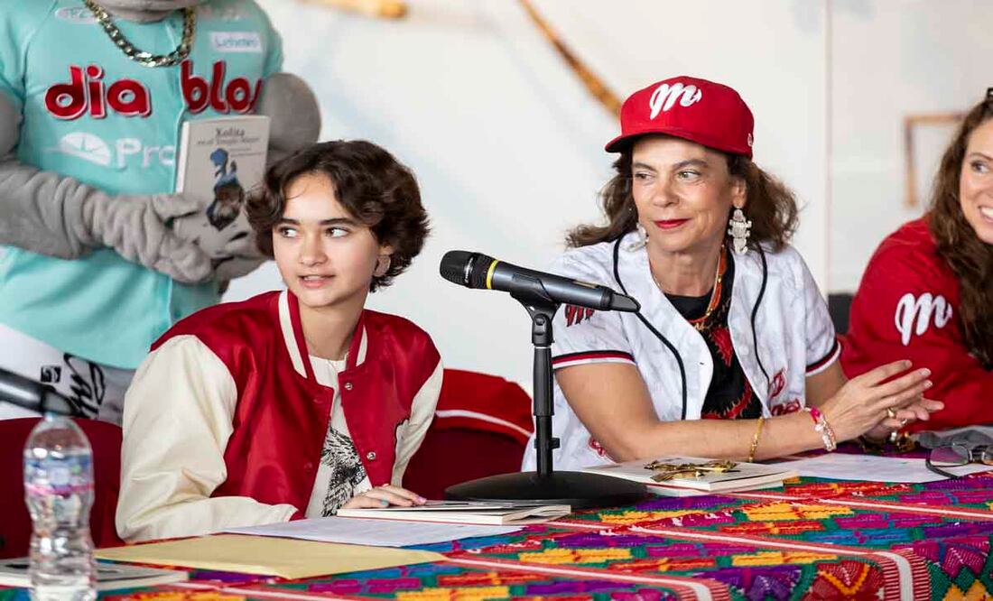 Mira Harp y María Isabel Grañén presentan su libro en el Estadio ...