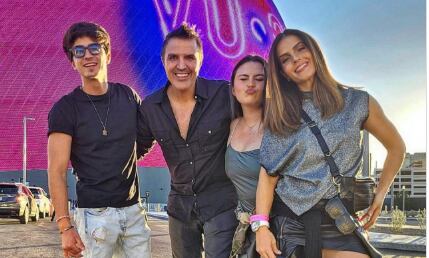 La amorosa felicitación de Claudia Álvarez a Max, el hijo mayor de ...