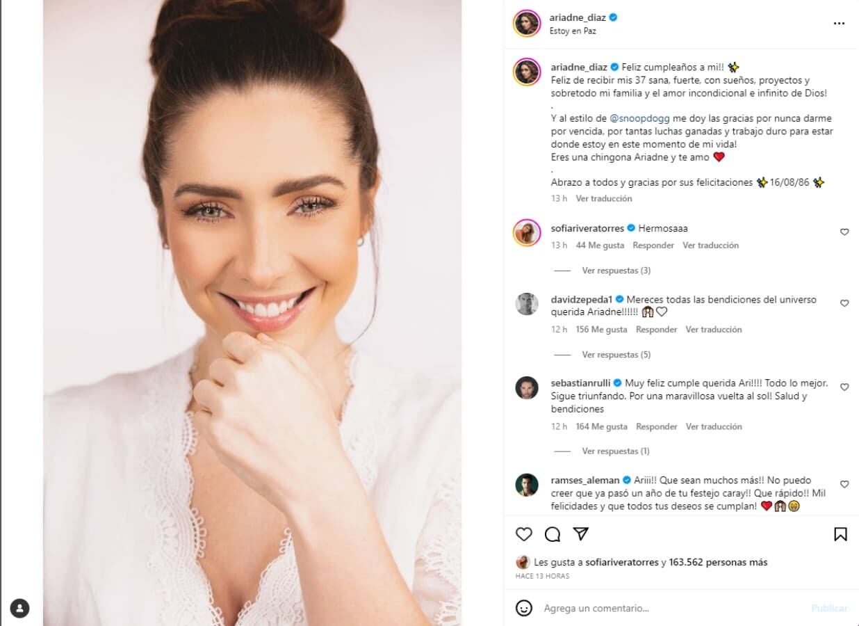 Ariadne Díaz, con cautivadora sonrisa, celebra su cumpleaños 37