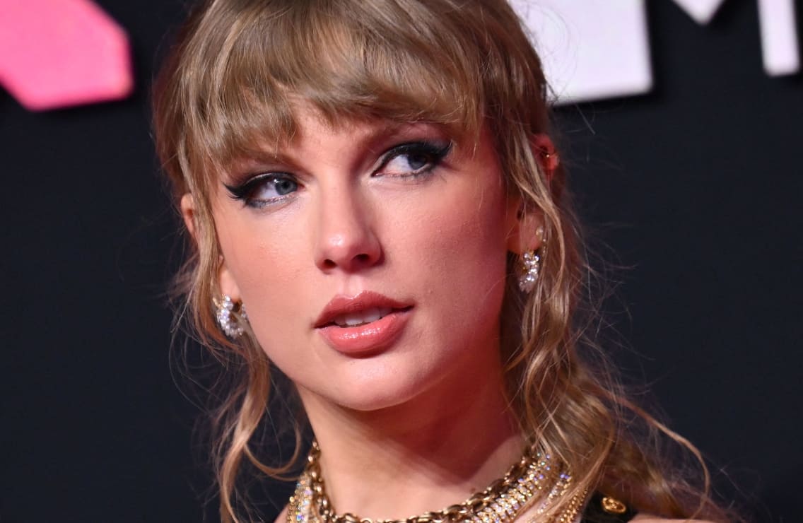 Papá de Taylor Swift es acusado de agresión física en Australia, esto ...